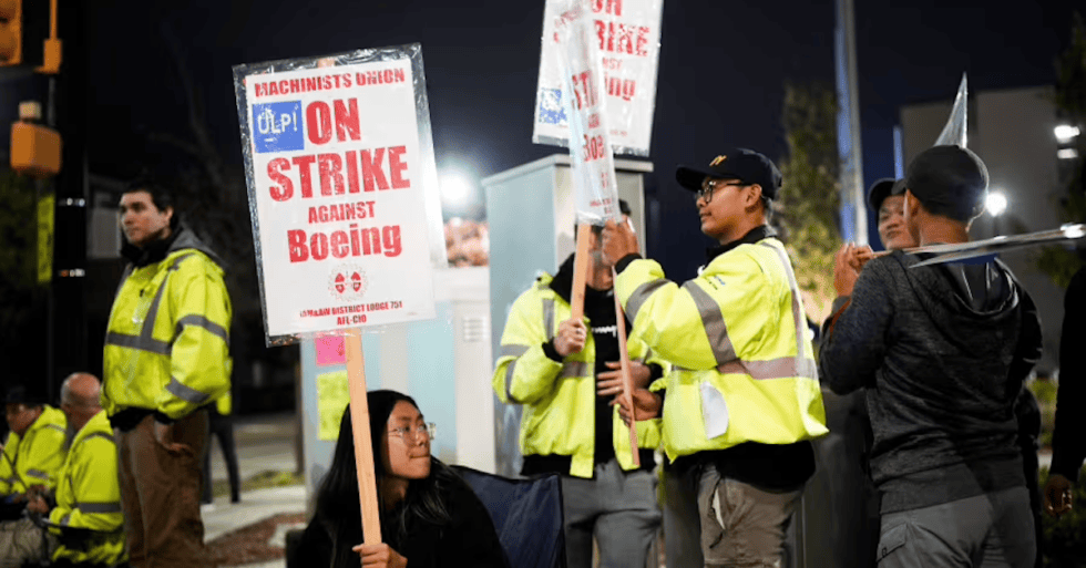 Boeing workers walk off job – STRIKE - America Out Loud News